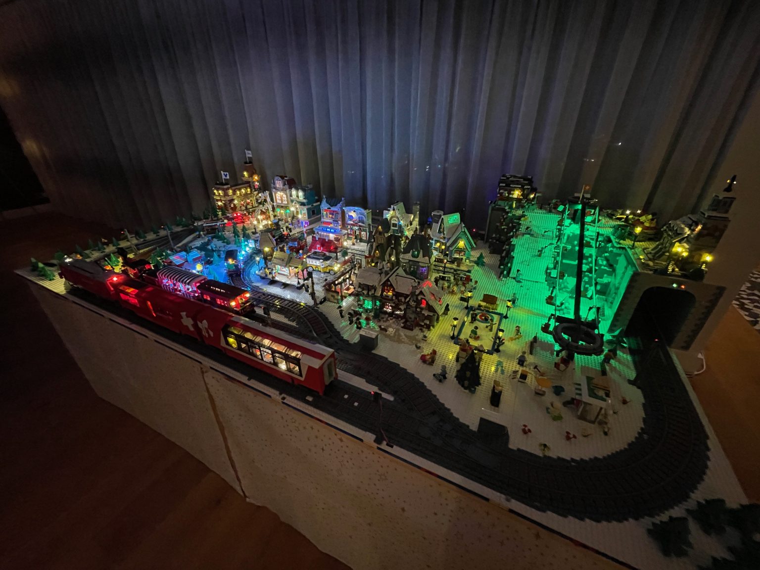 Edwins Christmas Layout 2022 – MattzoBricks