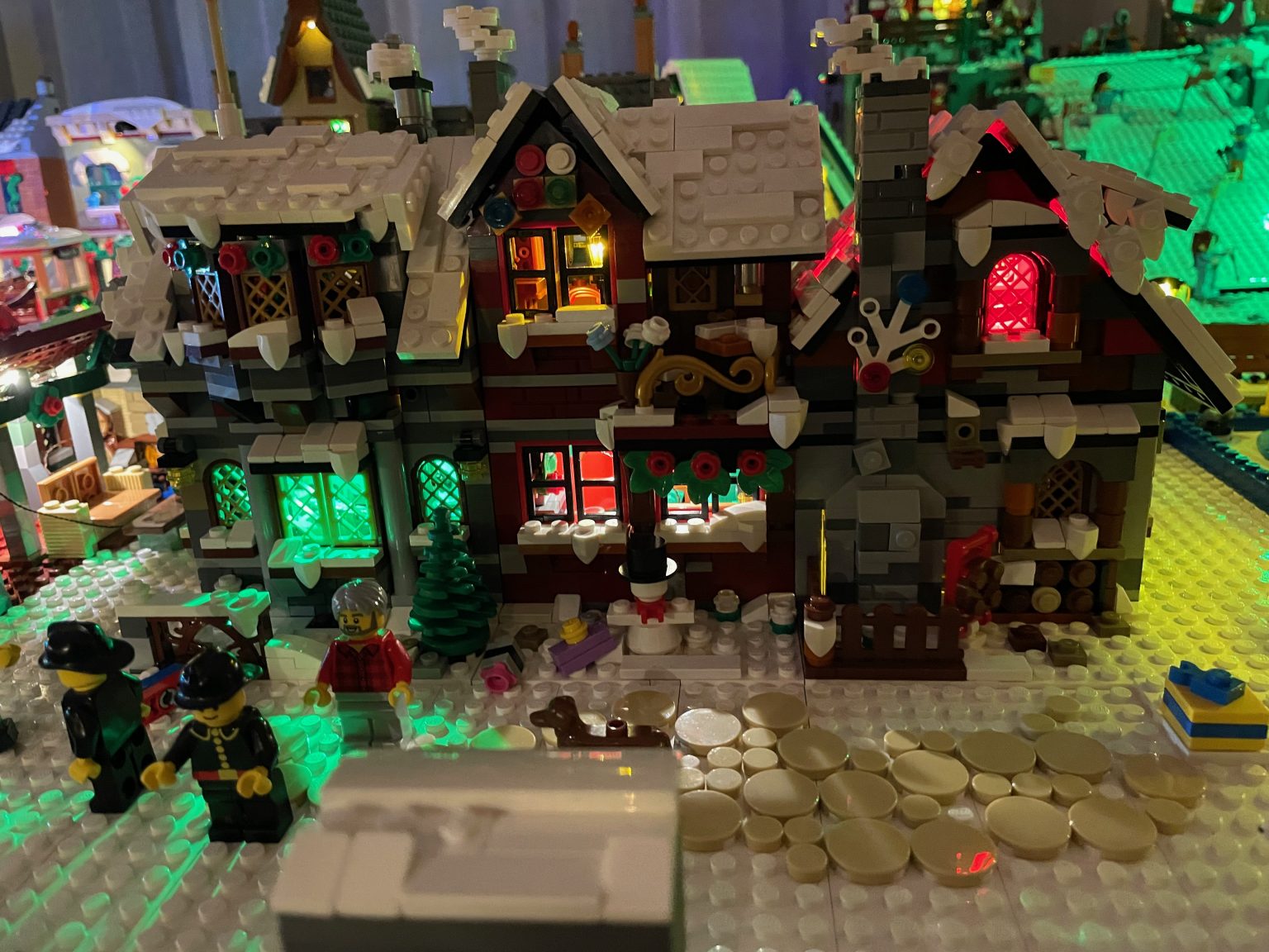 Edwins Christmas Layout 2022 – MattzoBricks