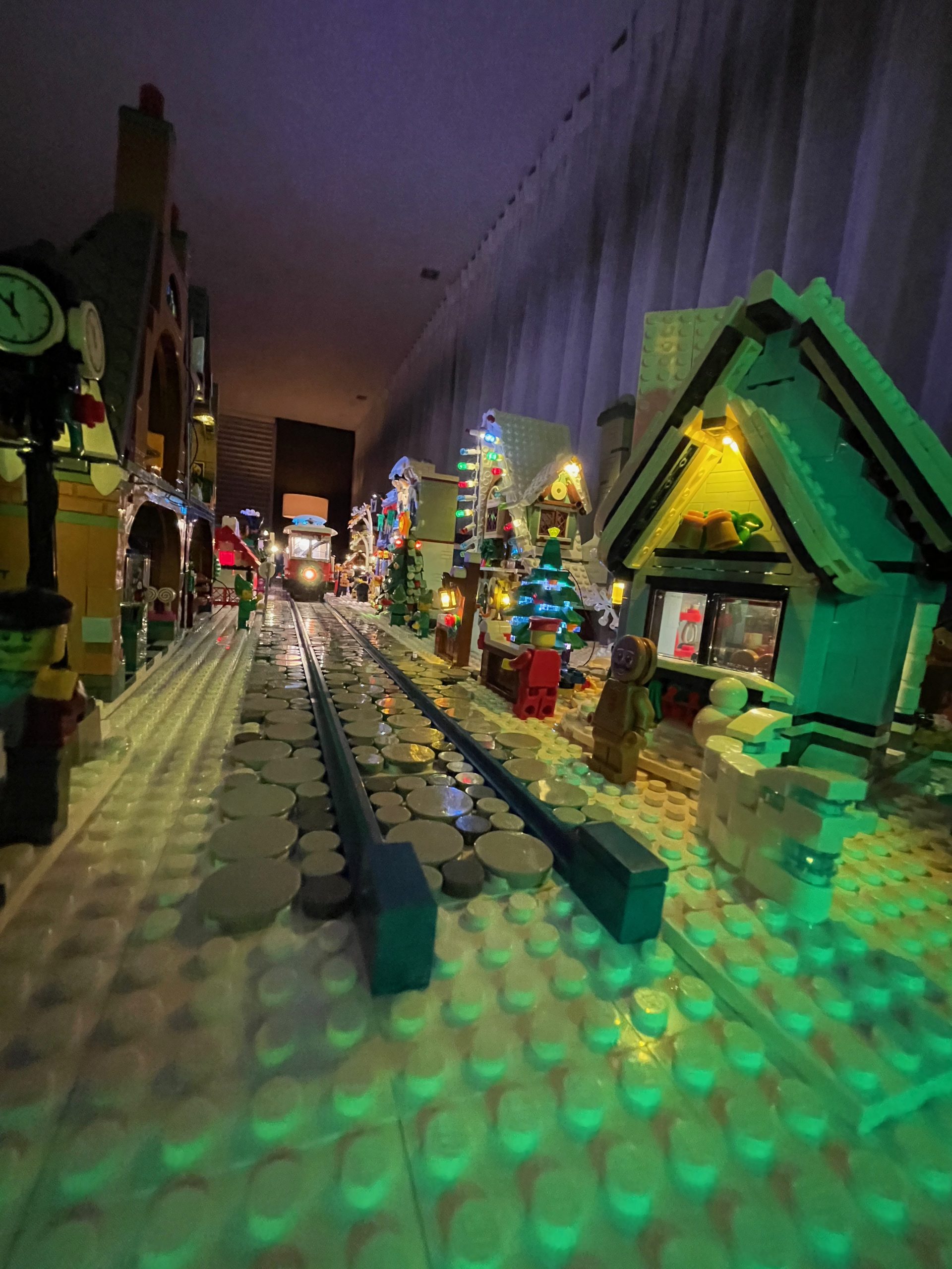 Edwins Christmas Layout 2022 – MattzoBricks