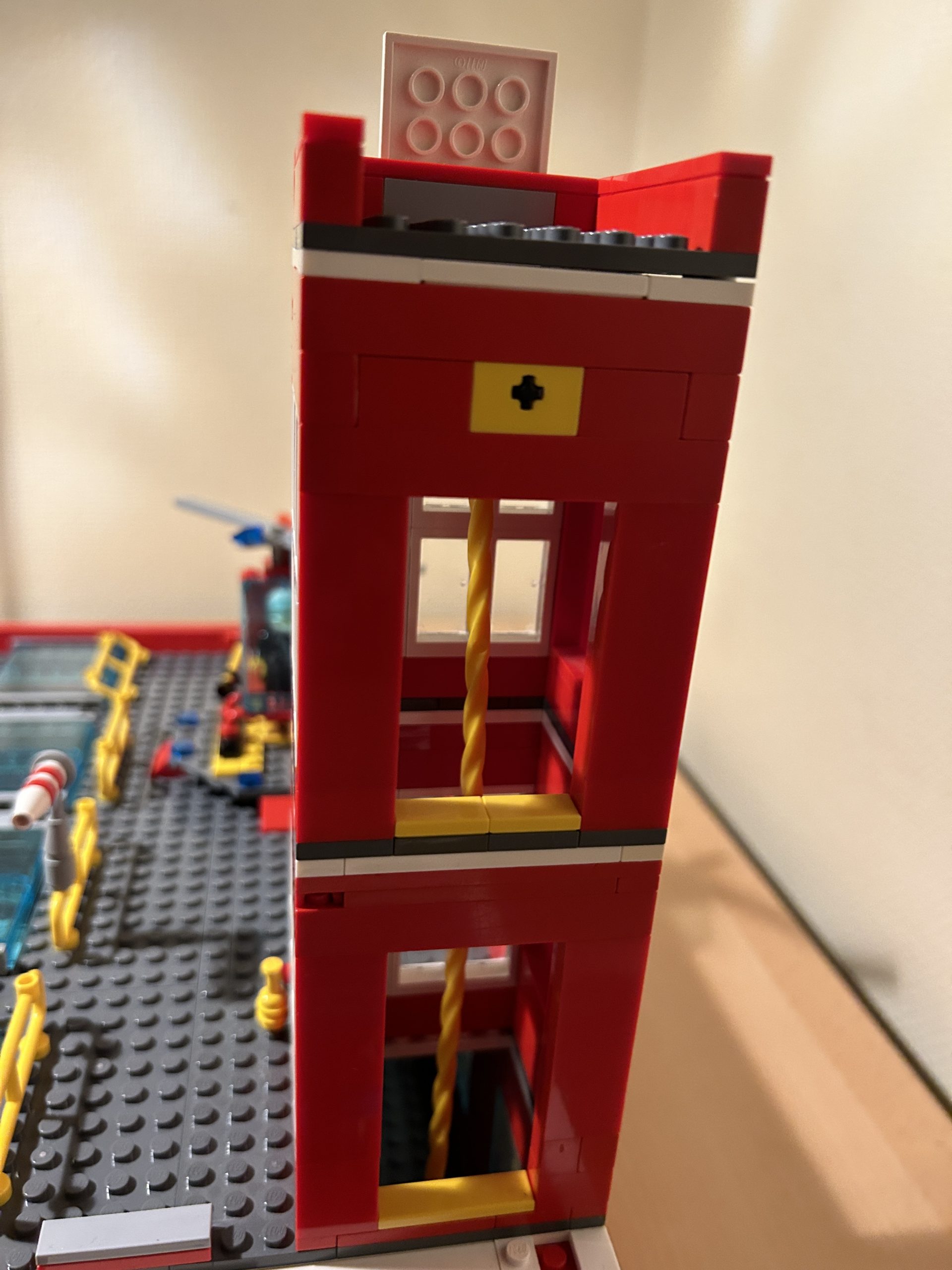 Modular LEGO Fire Stattion – MattzoBricks