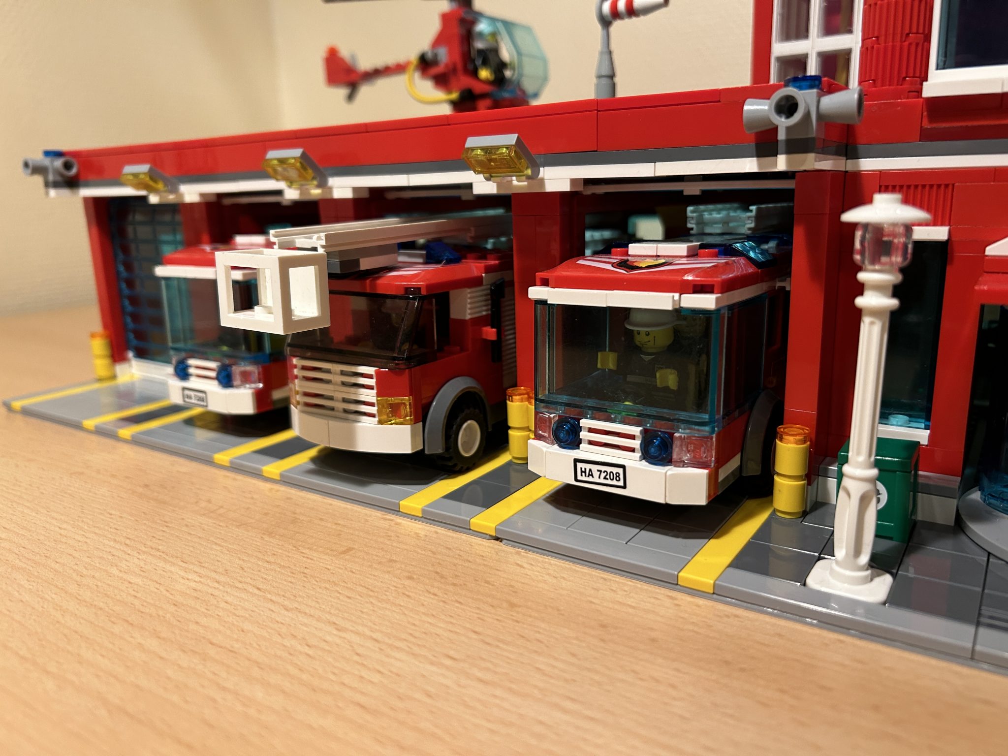 Modular LEGO Fire Stattion – MattzoBricks