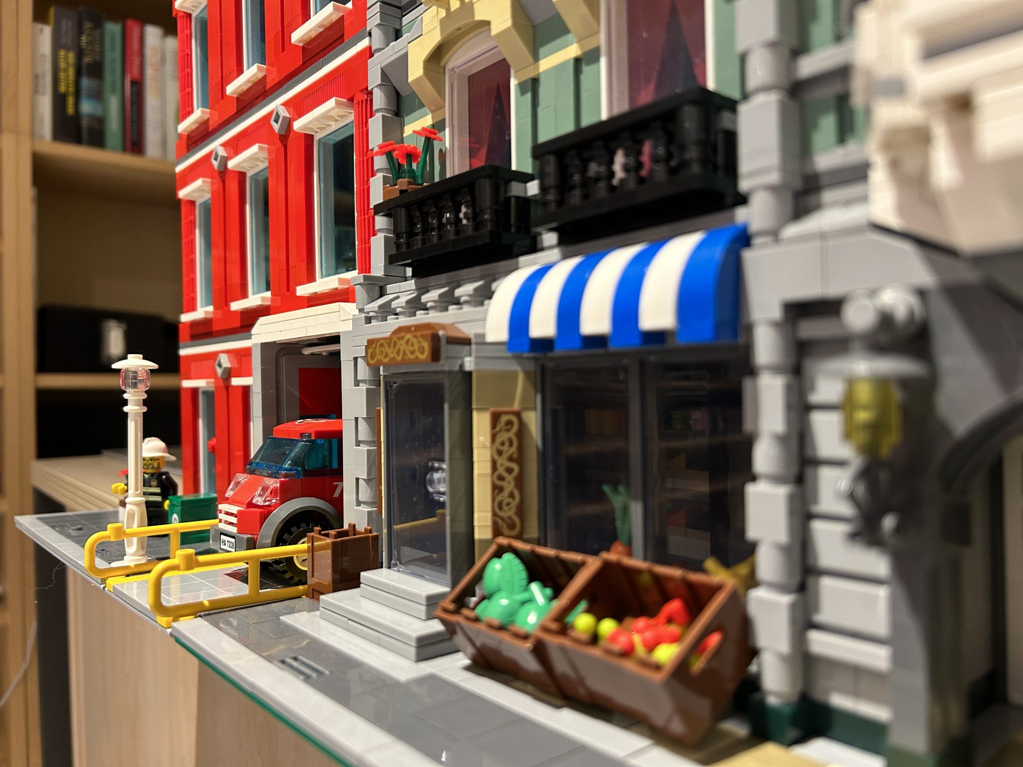 Modular LEGO Fire Stattion – MattzoBricks