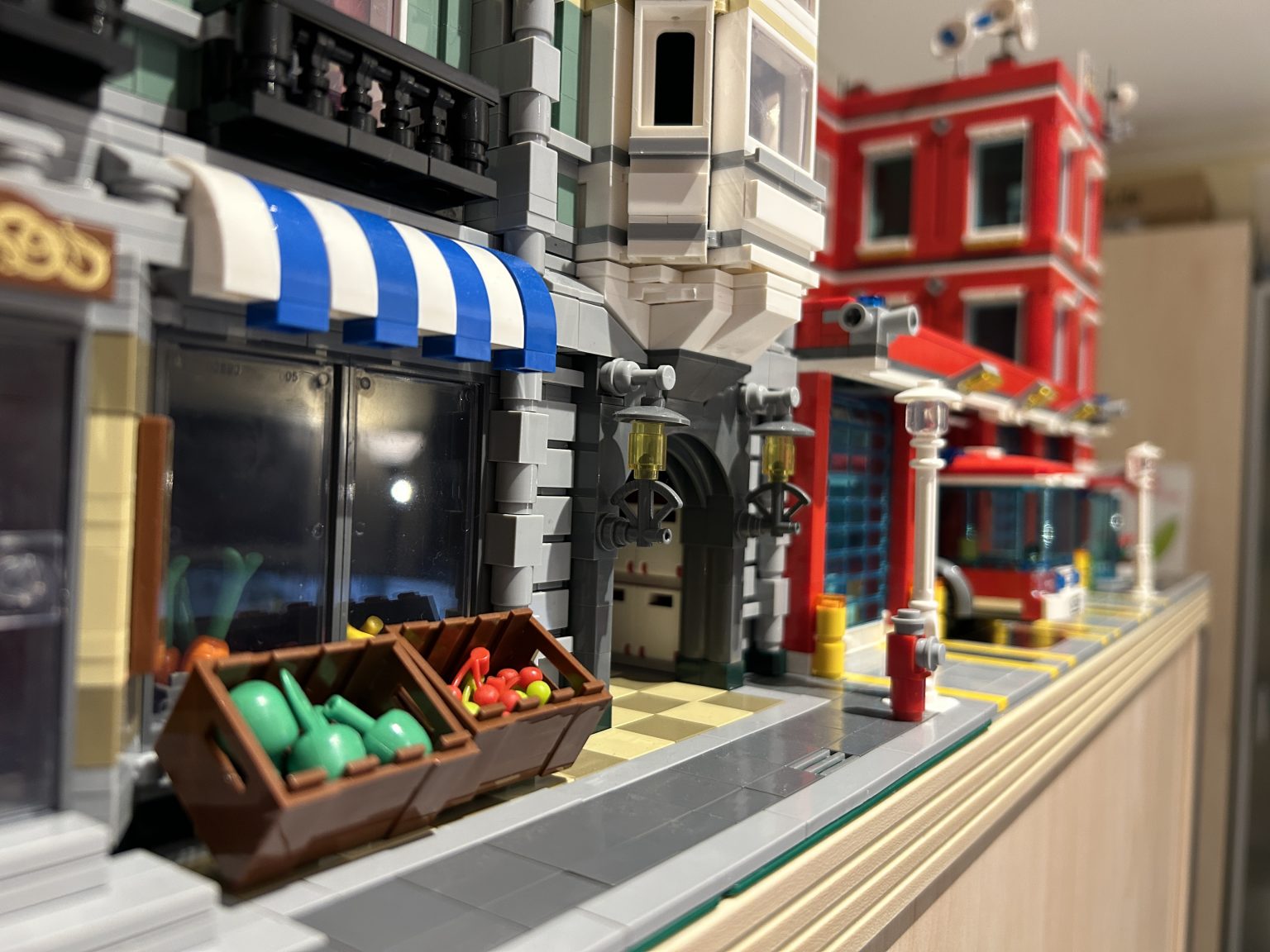 Modular LEGO Fire Stattion – MattzoBricks