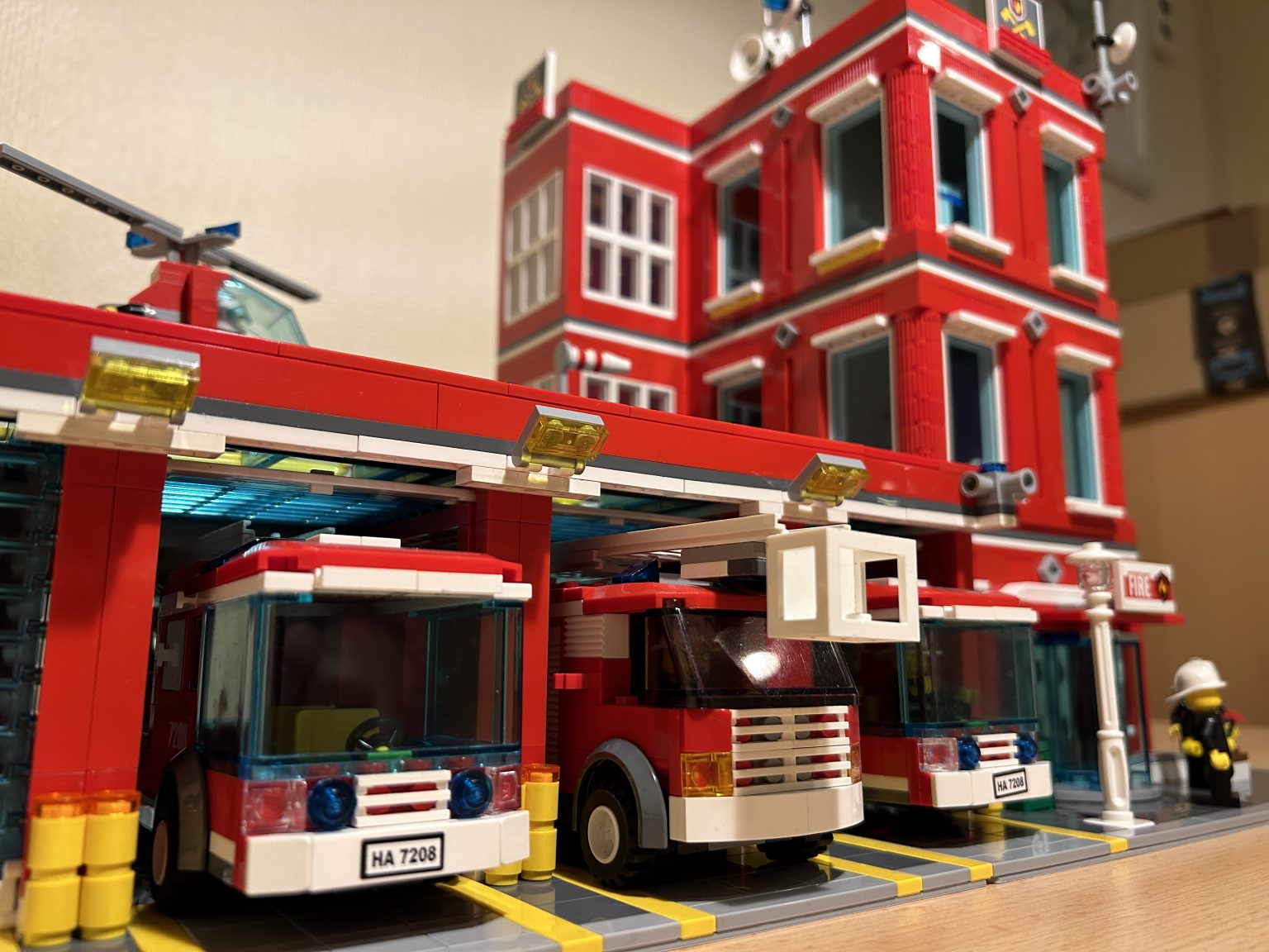 Modular LEGO Fire Stattion – MattzoBricks