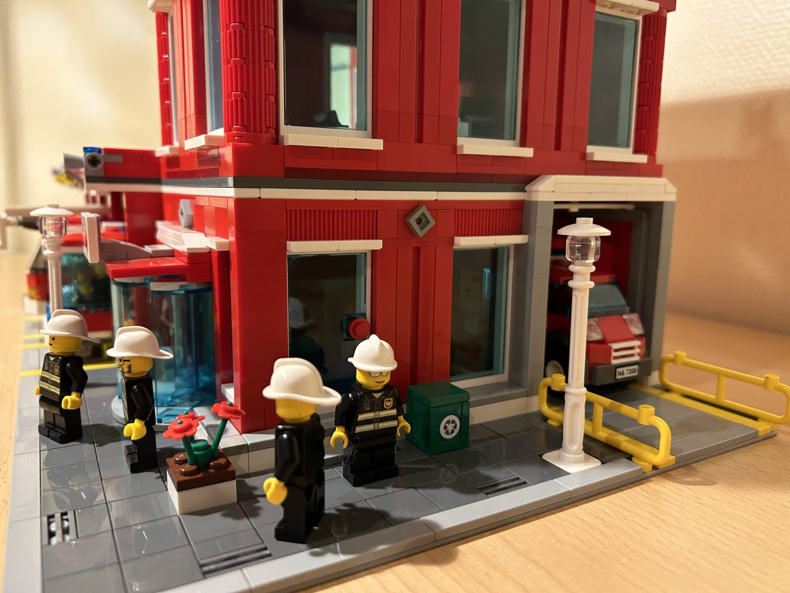 Modular LEGO Fire Stattion – MattzoBricks