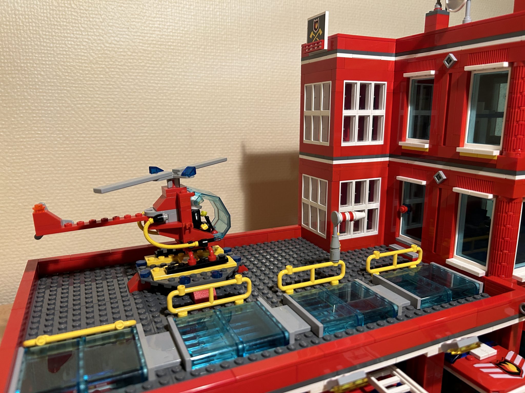Modular LEGO Fire Stattion – MattzoBricks