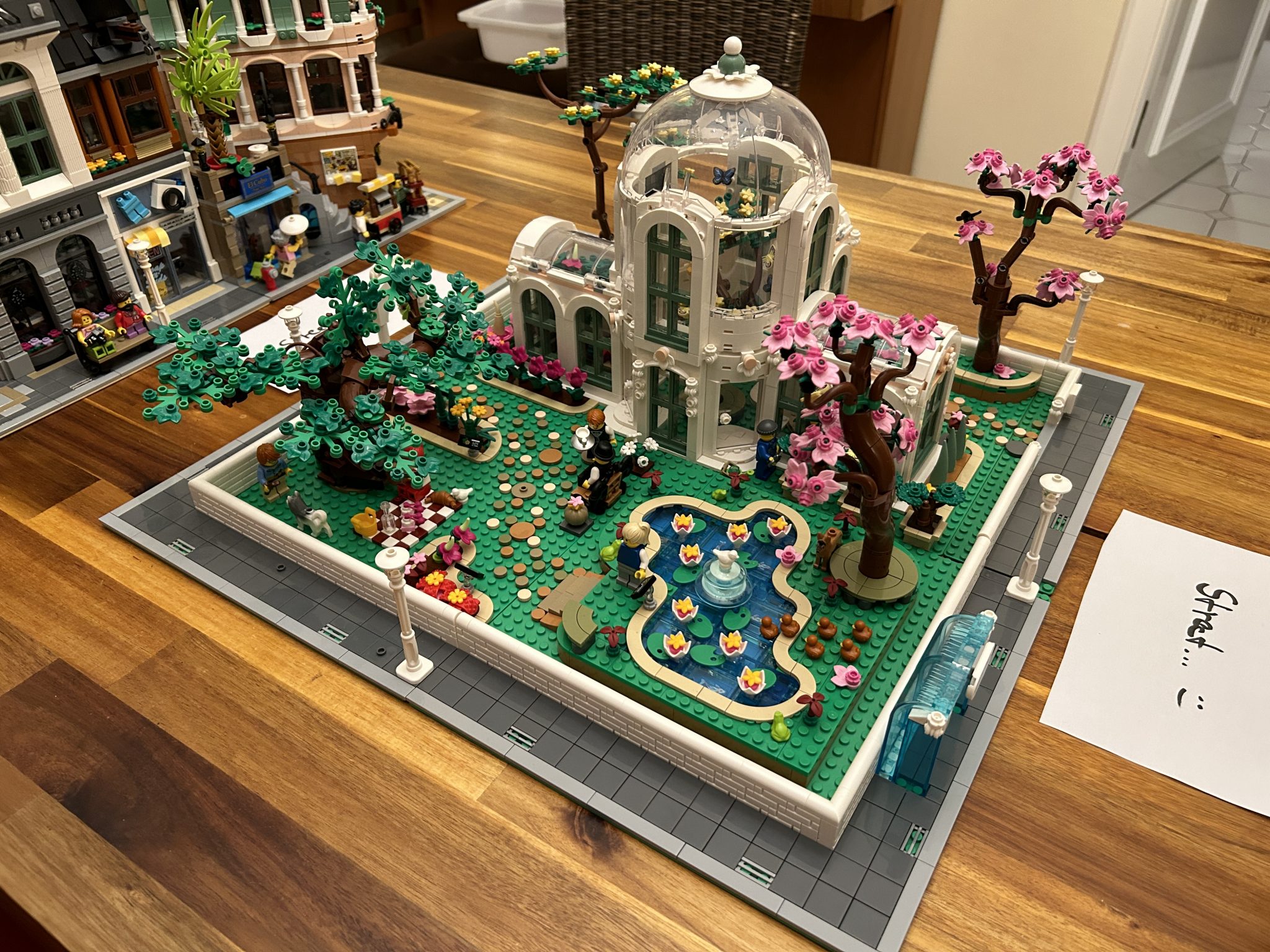 Modular LEGO Botanical Garden – MattzoBricks